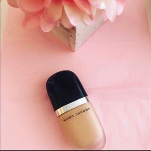 Marc Jacobs | Makeup | Marc Jacobs Genuis Gel Foundation | Poshmark